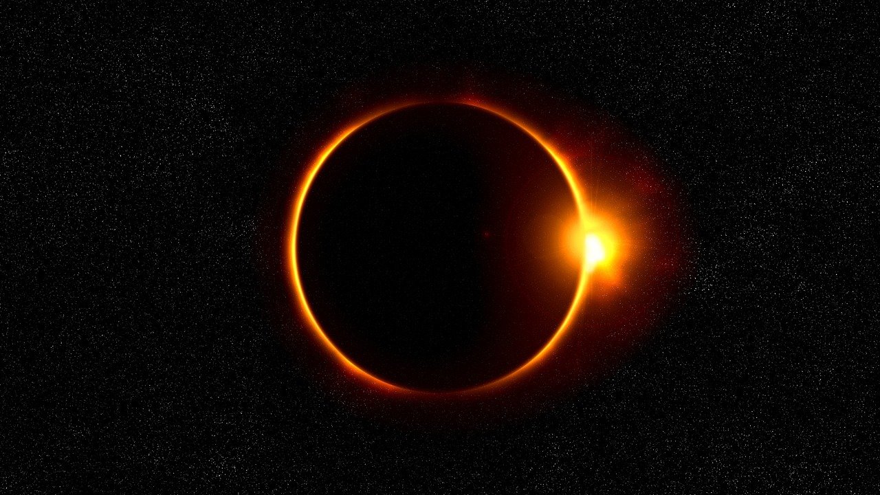 Eclipsed – Laura Simmonds